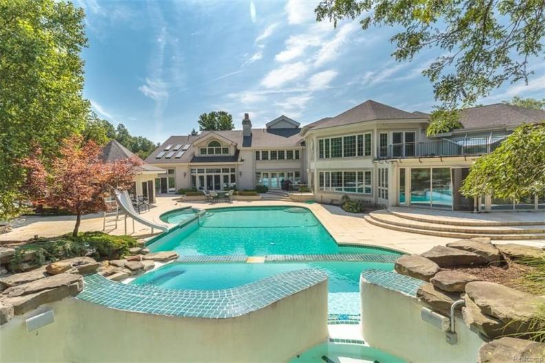 Eminem puts Oakland Township house on the market for $2 million